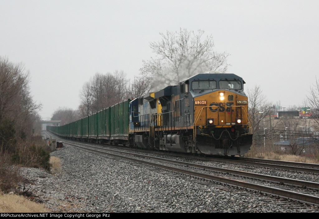 CSX 5394 and train Q702